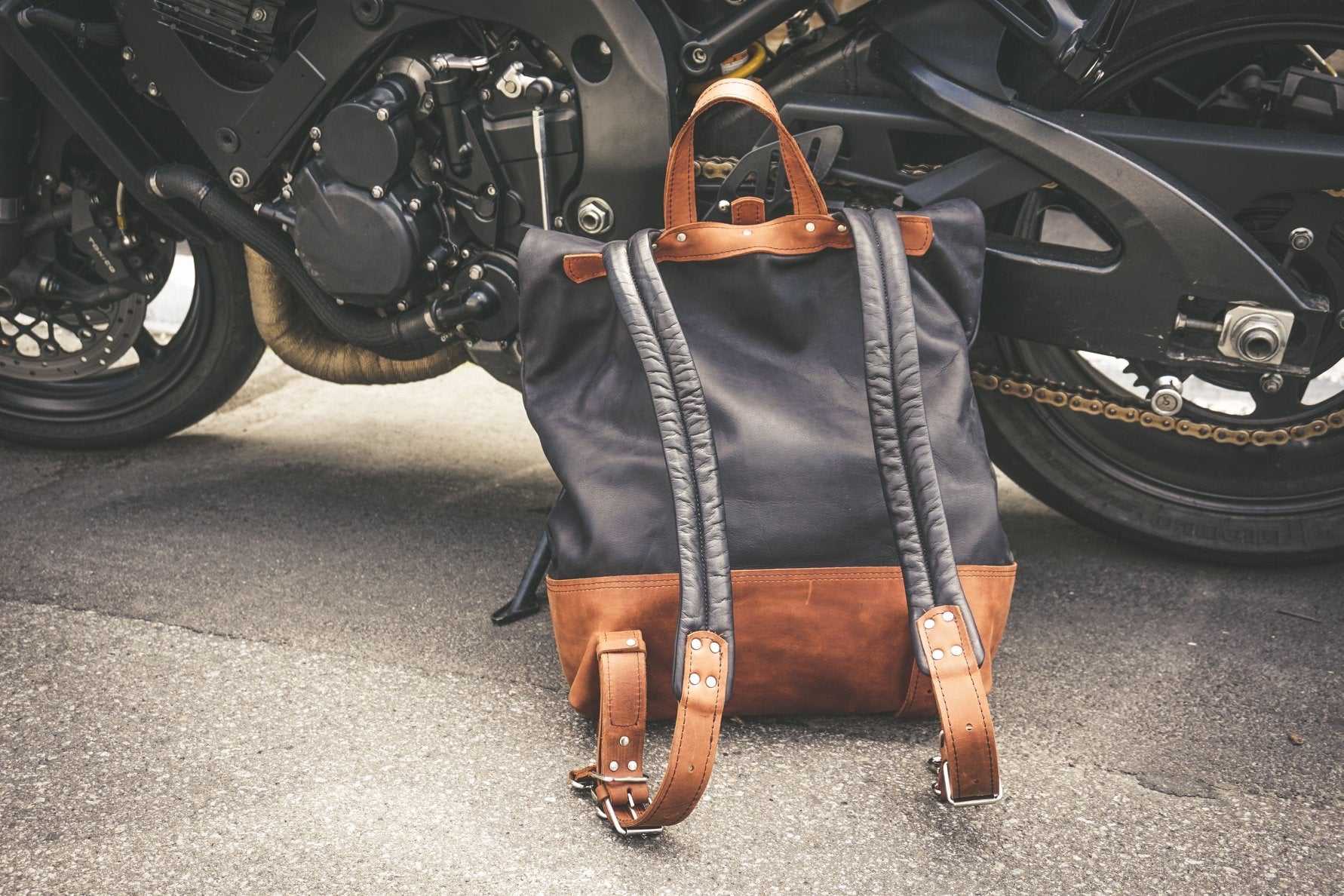 Motorcycle leather backpack, Best leather rucksack for men and women ...