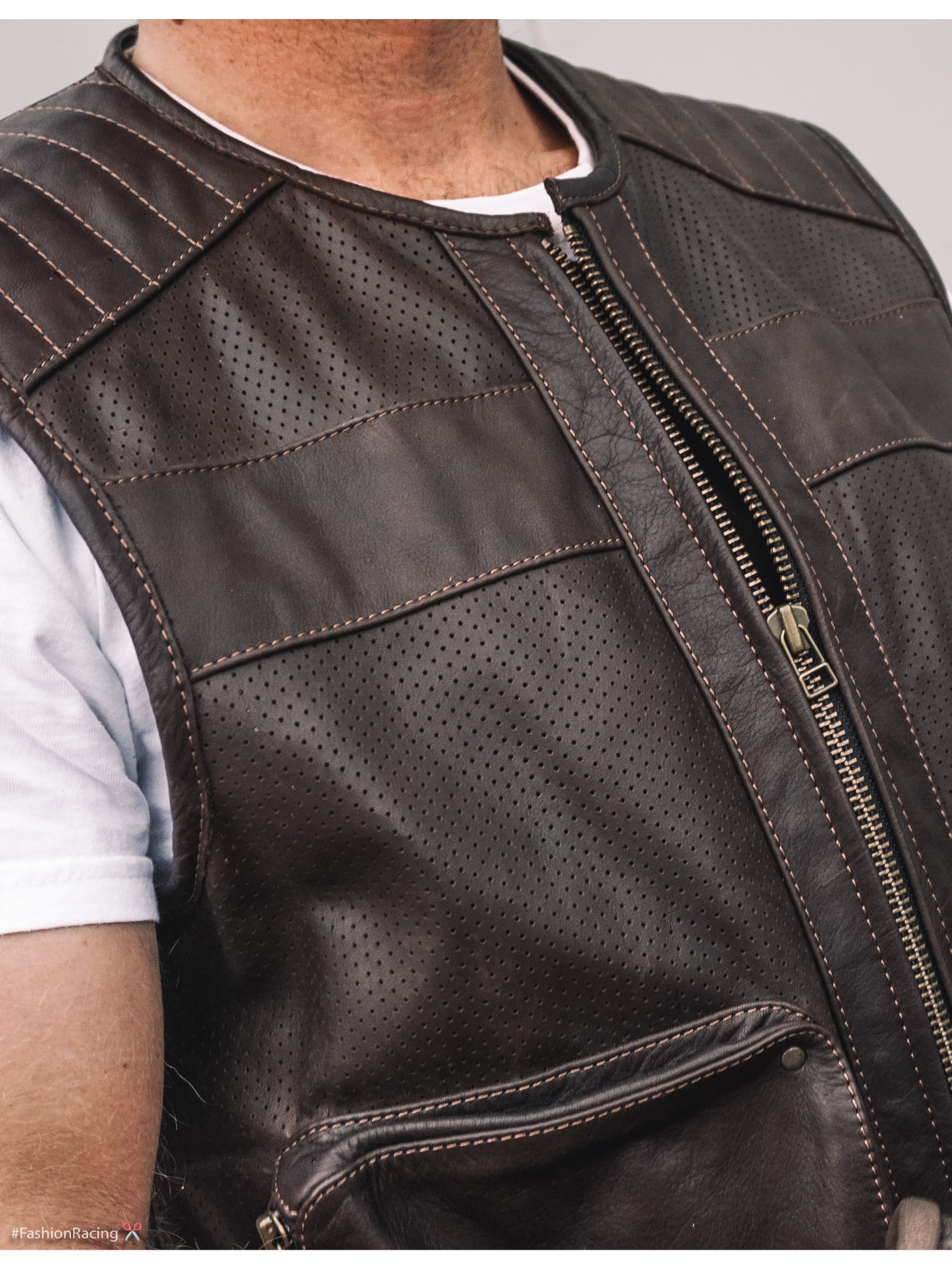 Gilet de motard | Cuir Marron Perforé | Fait main